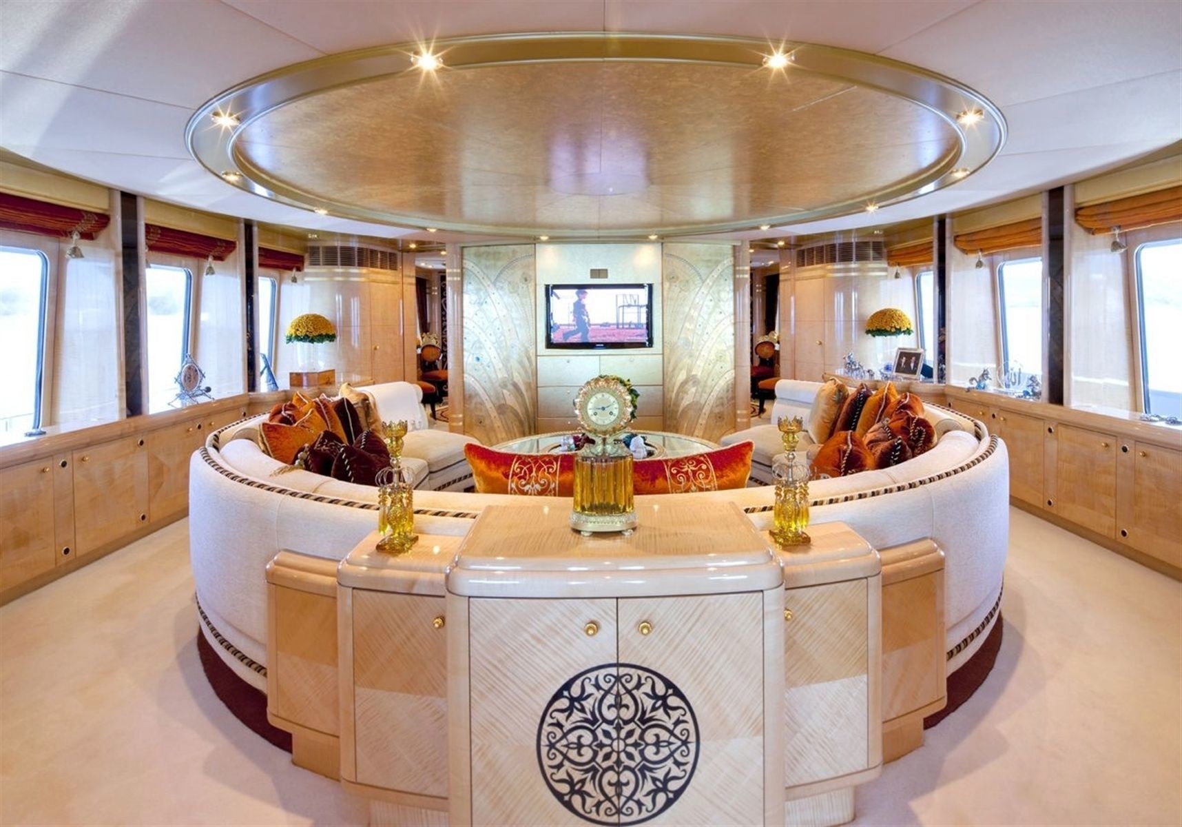 Yacht HARBOUR MOON, Heesen Yachts | CHARTERWORLD Luxury Superyacht Charters